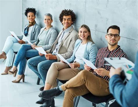 Rage Applying A Pressa E A Frustração Na Busca Por Emprego Exame