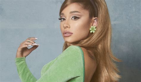 Ariana Grande Ariana Grande Ariana Drop Earrings