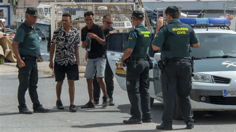 ¡que Alguien Pare Esto Un Total De 163 Ilegales En Pateras Algunos A