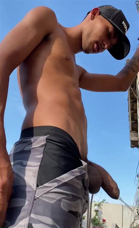 Huge Boy Taking A Piss Outside Huge Boy Taking A Piss Outside