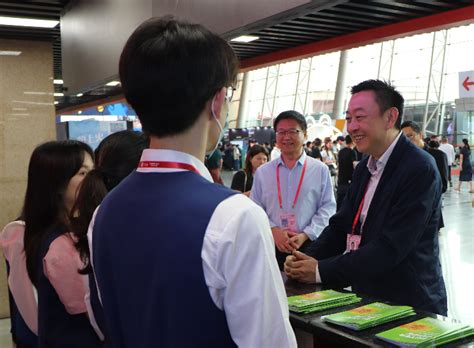 校领导赴第135届广交会慰问实习学生 广东外语外贸大学新闻中心