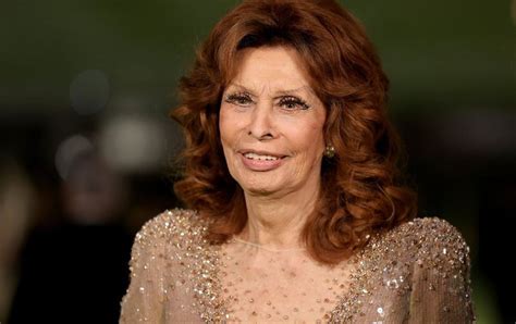 Фото 88 летней Софи Лорен поразили всех Возможны подтяжка лица и груди Metro