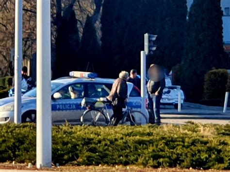 Jechał BMW z prędkością 128 km h stracił prawko i dostał 1500 zł