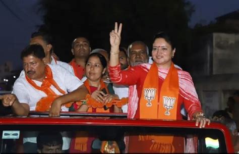 Gujarat Ls Polls Bjps Poonam Maadam Richest Candidate Bsp Contestant