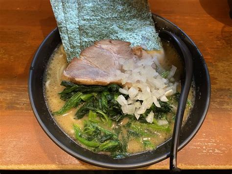 『醤油豚骨 ネギ味玉ほうれん草』横浜家系らーめん 極楽家のレビュー ラーメンデータベース