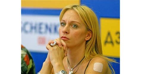 Нана Съпругът ми е до мен заедно сме във всичко