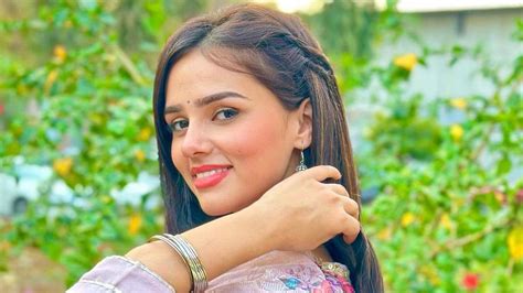 Tum Real Life Mein Kitni Pyaari Ho What People Tell Nishi Saxena