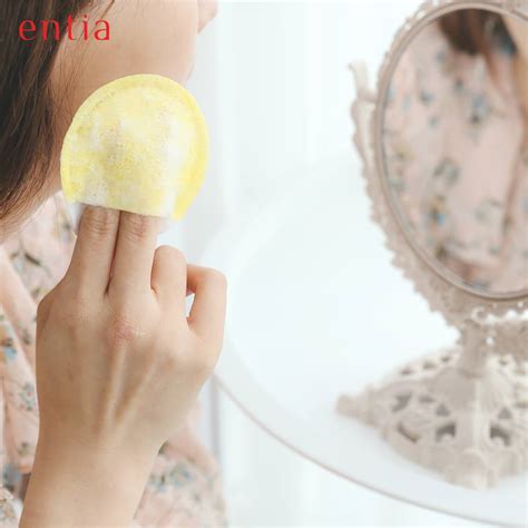 엔시아entia 오일에서 밤 밤에서 폼으로 변하는 3단 변신 트랜스포머 클렌징 스틱을 전국 롭스 매장에서 만나보세요🍊