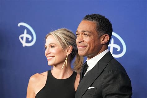 Are Amy Robach Tj Holmes Dating Gma Costars Relationship Closer