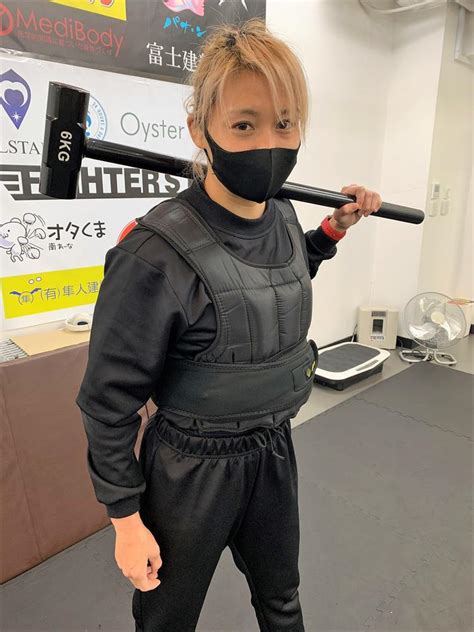 【rizin】渡辺華奈がパワーベスト＆ハンマーで自主トレ強化、その姿に「もはや特殊部隊」「バイオハザードに出てそう」 ゴング格闘技