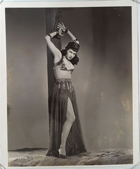 Pin En Yvonne Decarlo