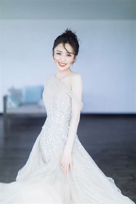 Asian Women Celebrity Actor Hd Wallpaper Wallpaperbetter