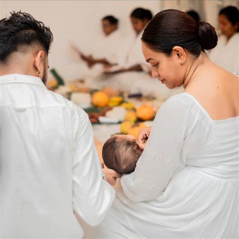 සීයාතාත්තා සීයා ඇතුළු සියළු දෙවිවරු මා පුතු මෙන්ම සියළු දූපුතුන් රැකගනීවා අම්මාගෙයි