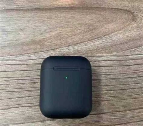 AirPods 2 черные. С датчиком положения в ухе | Festima.Ru – частные ...