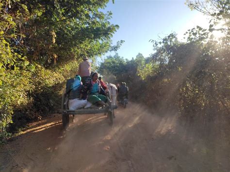 စစ်ကိုင်းမြို့နယ် မြင်းဆည်ကျေးရွာက နေအိမ် ၁ဝဝ ကျော် မီးရှို့ခံရ — မြန်မာဌာန