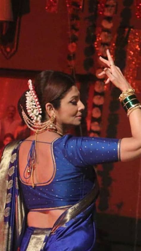 Varsha Usgaonkar वर्षाचे हे टॉपलेस फोटो पाहीलेत का