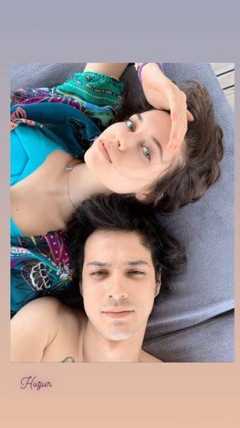 Afra Saraçoğlu ile sevgilisi Mert Yazıcıoğlu ndan aşk pozu