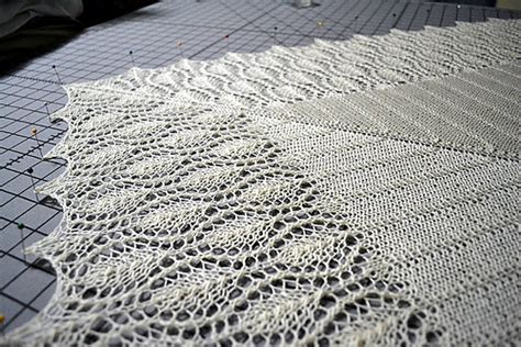 Ravelry Peacock Shawlette Pattern By Kitman Figueroa