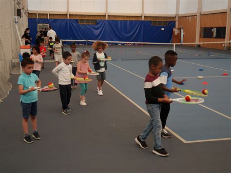 De La Cour Au Court Du Tennis Dès La Maternelle Mairie De Sevran