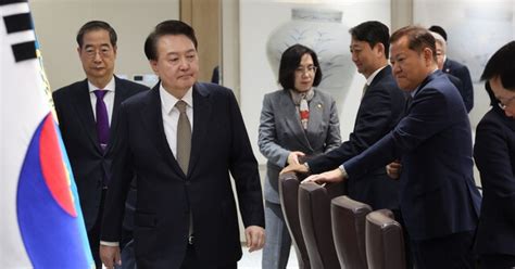 ‘순방 연기 윤 대통령 독일·덴마크 정상과 통화 “민생 때문에”