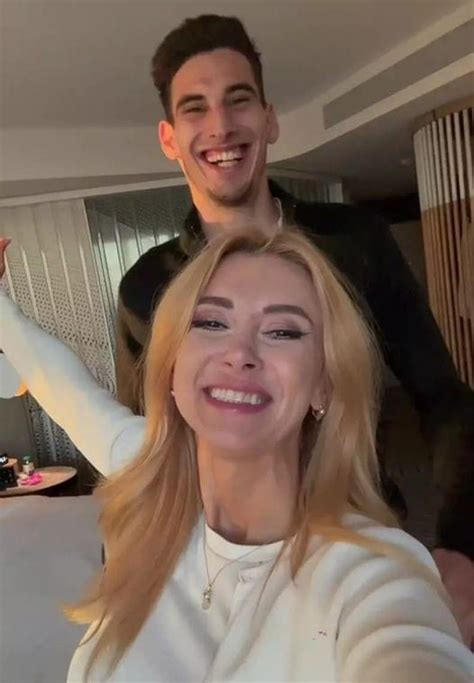 Andreea Bălan și Victor Cornea Vacanță în Australia Cât Costă O