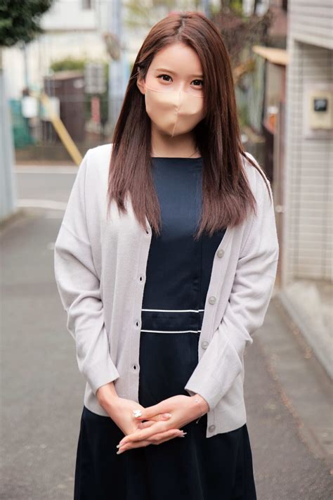顔出し解禁！マスク美女の歯科衛生士さんが童貞君と口sex！普段はマスクの下に隠された美顔を初披露！キス未経験男子に優しくdキス、舌吸い、舌挿入、舌激ピストン！顔中よだれまみれで恍惚絶頂！下のお