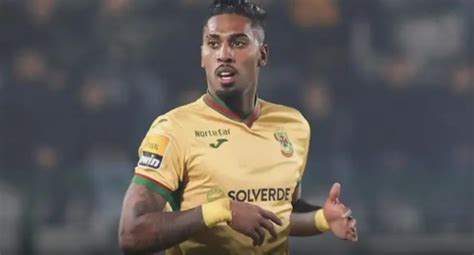 Velho Parça De Hulk Atacante Campeão Pelo Atlético Mg Tem Futuro