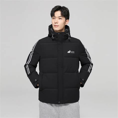 雪中飞秋冬新款时尚运动休闲防风连帽男士短款羽绒服外套虎窝淘