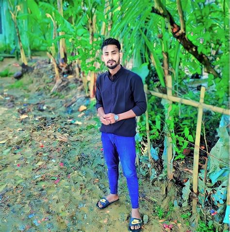 একা একা পথচলা