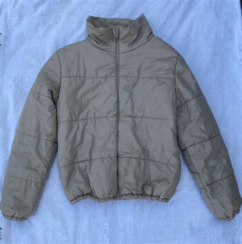 Куртка — ціна 400 грн у каталозі Куртки Купити жіночі речі за доступною ціною на Шафі Україна