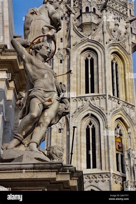 Skulptur des Heiligen Sebastian Teil der Dreifaltigkeitssäule Platz