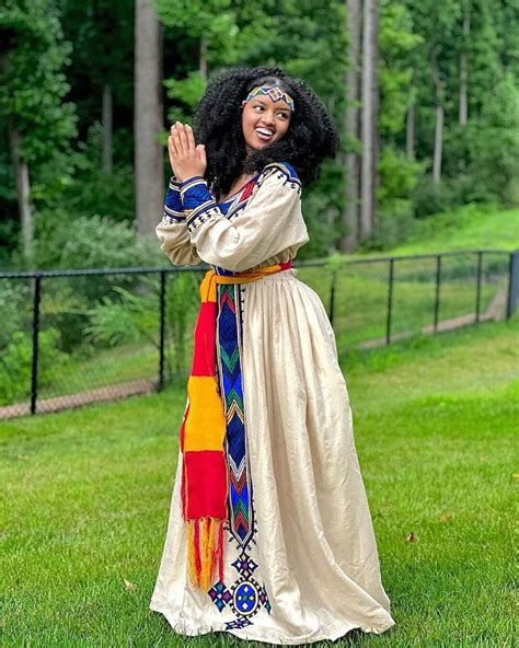 This Gorgeous Handwoven And Embroidered Garment Showcases A Magnificent
