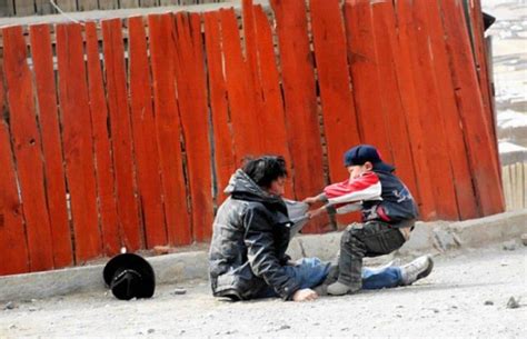 Монголчуудын дунд архинд донтох өвчлөл 50 дахин нэмэгджээ