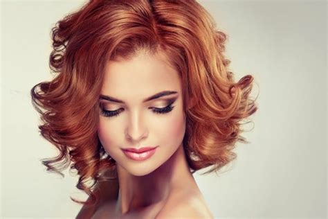 How To Curl Short Hair 7 Techniques And All The Products We Swear By