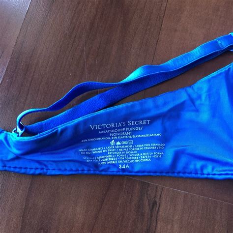 Victorias Secret Miraculous Plunge Bra Gem