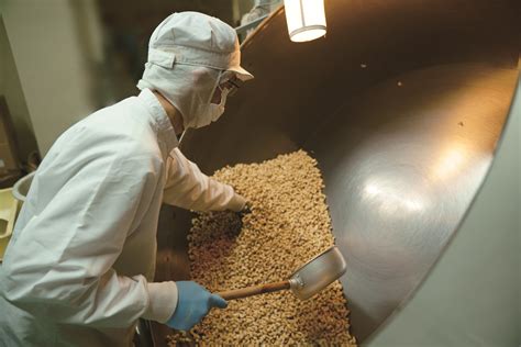 豆菓子専門店豆福で楽しむ豆の世界 工房見学から豆の食べ比べ製造実演できたて試食まで 大ナゴヤツアーズ DAI NAGOYA