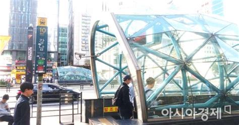 1주기 맞은 강남역 살인사건 묻지마 범죄 Vs 여성혐오 범죄