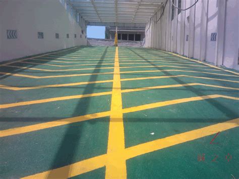 环氧止滑车道专用地坪郑州车位划线郑州停车场划线密封固化剂耐磨地坪郑州环氧地坪施工河南道路划线交通设施工程公司厂家报价开封平顶