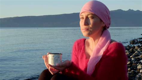 2137 Busen Frau Stock Videos Footage And 4k Video Clips Getty Images