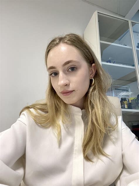 Hi 🙋‍♀️ Im Your New Colleague Whats Your First Impression R