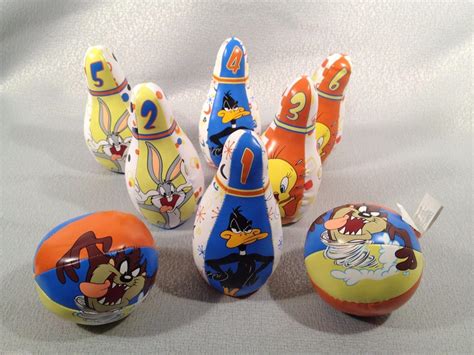 Toys Looney Tunes Soft Bowling Set 6 Pins2 Balls Bugs Bunny Daffy