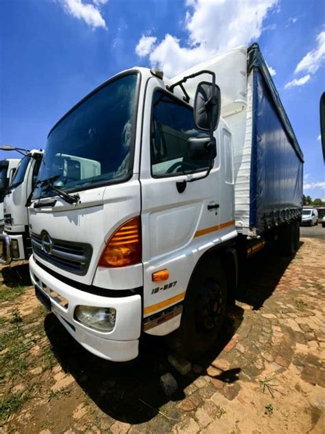 Hino Double Axle Farmer Trade