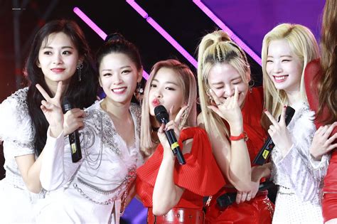 191227 Itzy X Twice Kpopping
