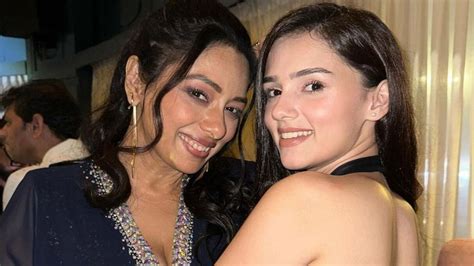 Anupamaas Rupali Ganguly And Nishi Saxena Pose For Heartfelt Photo On