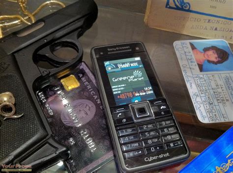 James Bond Quantum Of Solace C902 Gps Phone Replica Movie Prop