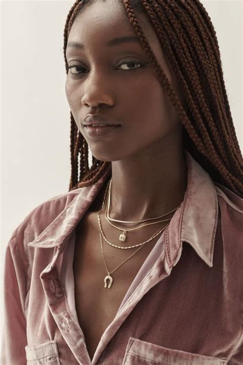 말굽 레이어드 네크리스 앤트로폴로지 한국 공식 스토어 유니크한 여성 패션 및 라이프스타일 편집샵 200개이상의 프리미엄