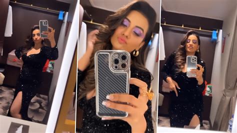 Akshara Singh Hot Video सेक्सी थाई स्लिट ऑउटफिट पहनकर भोजपुरी एक्ट्रेस