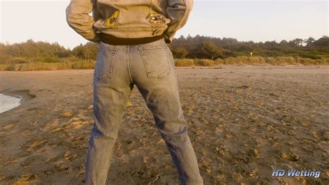 Pictures Wetting Jeans On The Beach Omorashi General Omorashi