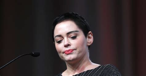 Rose Mcgowan Slams Hollywood Fakery Of Black Dress Protest At Golden