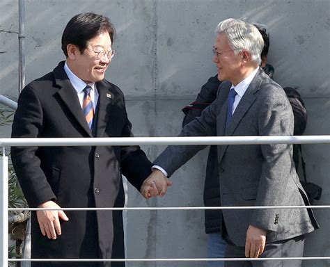 속보 문재인 “민주당과 이재명 통합 행보 잘 보여주고 있다”